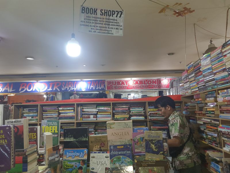 Toko Buku Bekas Terlibas Disrupsi Dan Tantangan Literasi